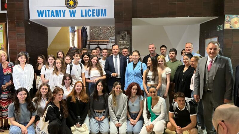 Unveiling of the plaque in memory of Shevah Weiss in Kołobrzeg - Muzeum ...