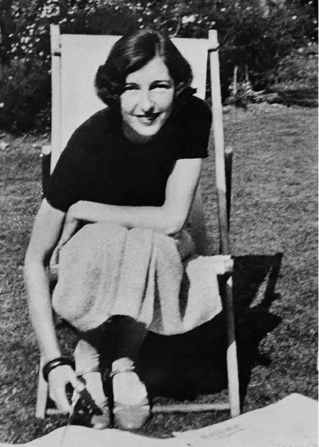 Krystyna Skarbek - Muzeum Getta Warszawskiego EN