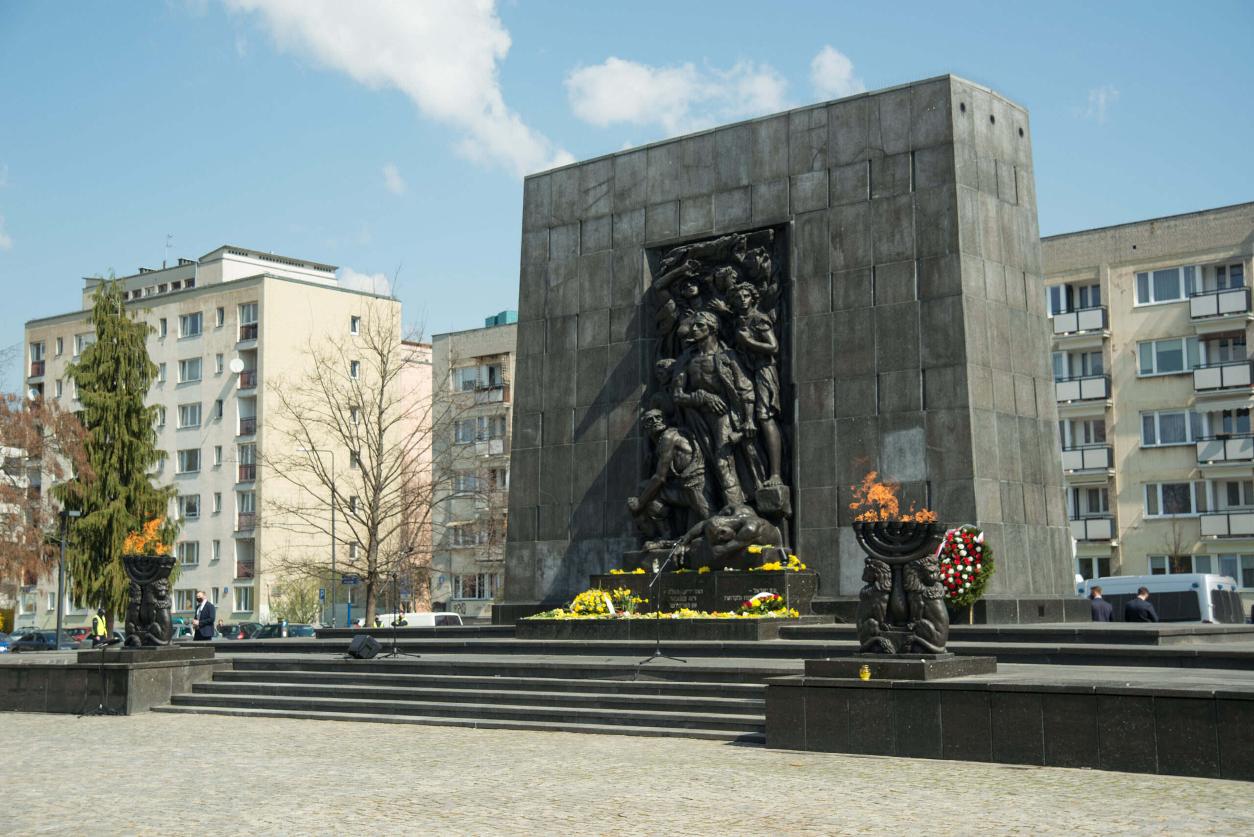 Rocznica wybuchu powstania w getcie warszawskim w 2021 roku - Muzeum ...